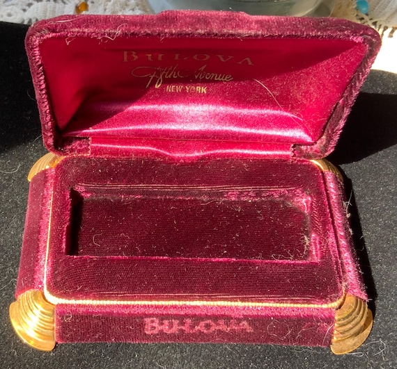 vintage Bulova velvet watch presentation case - Gem