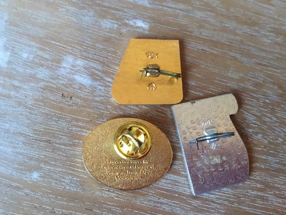 Olympic souvenir pins - Gem