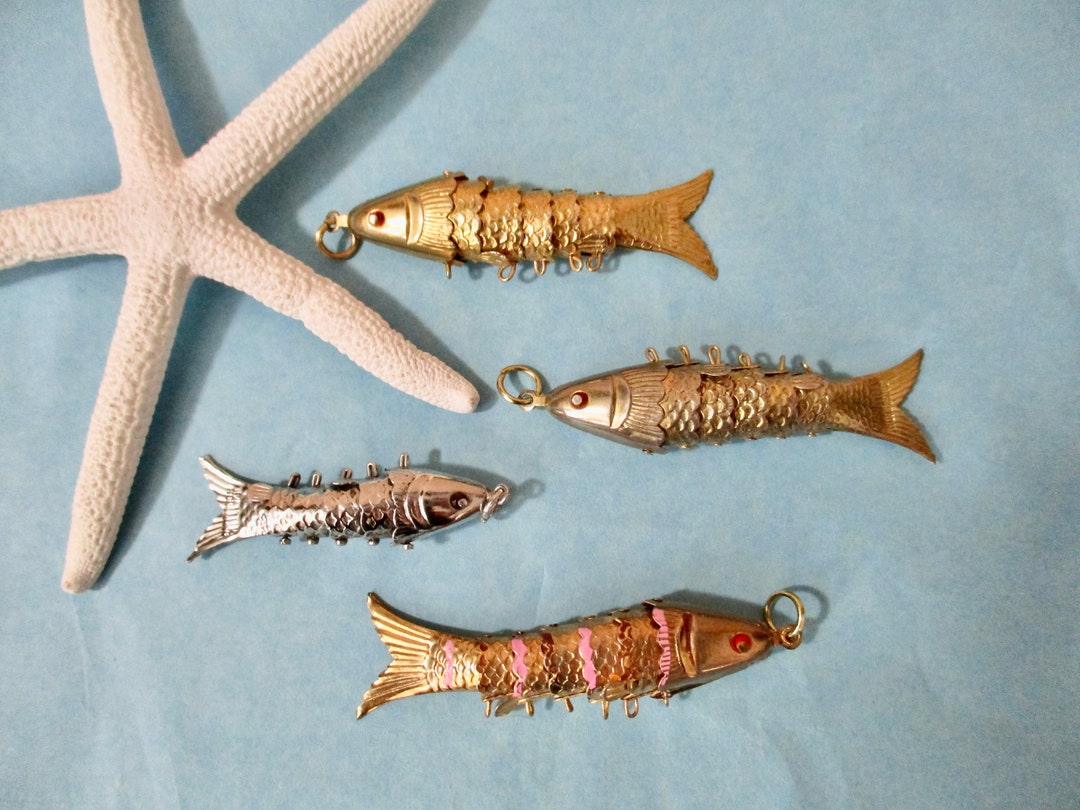 Gold Wiggle Fish Vintage Articulated Gold Fish Charms Fish Pendant 3D ...