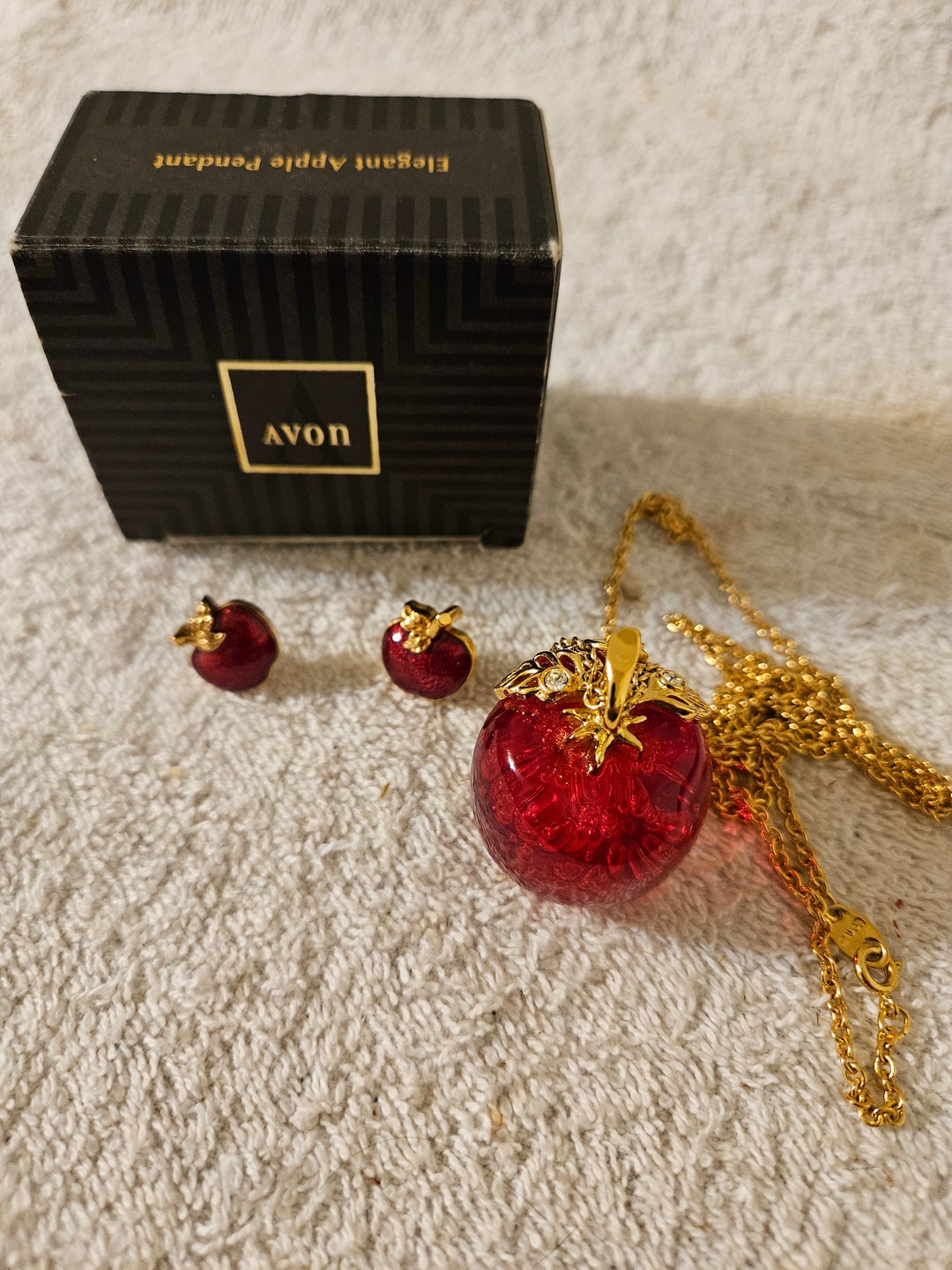 Vintage AVON Red Lucite Elegant Apple Necklace and Earrings Set With ...