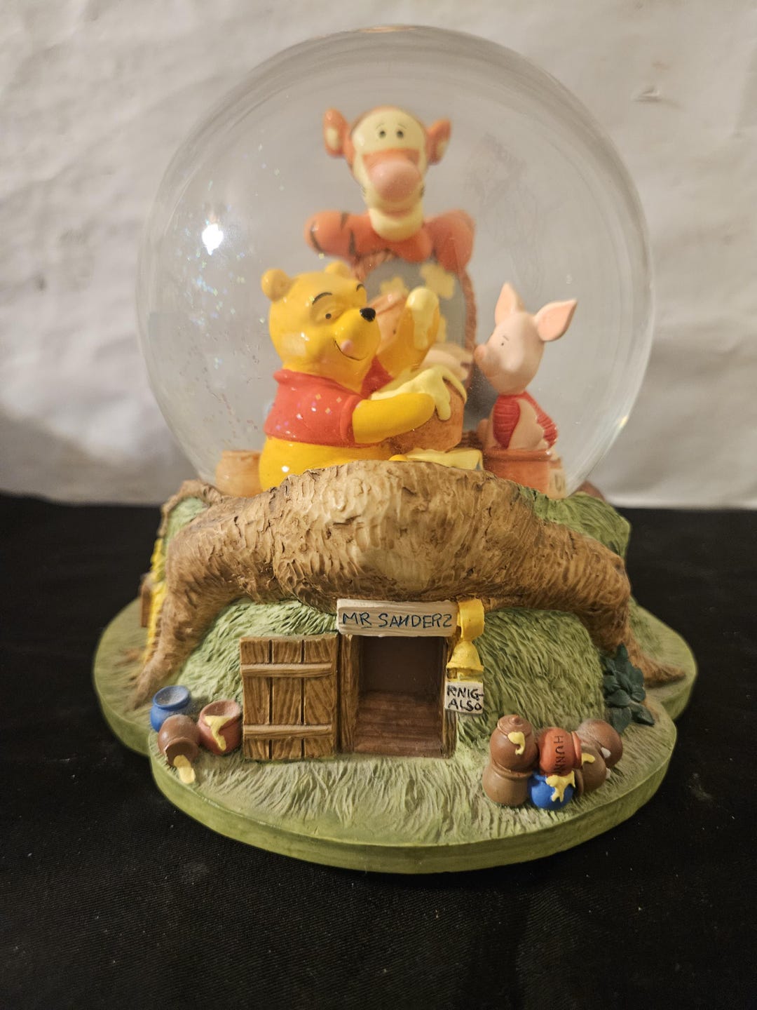 Disney Winnie the Pooh Mr. Sanders Tree House Musical Snow Globe Tigger ...