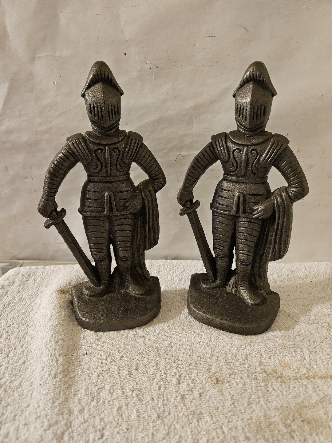 Vintage Cast Iron Knight in Armor Figural Bookend / Doorstopper-9" Tall ...