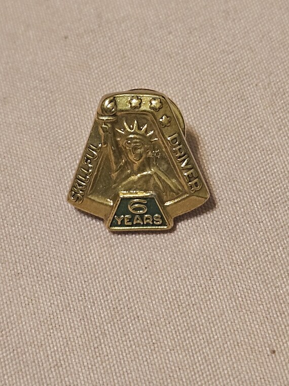 United Parcel Service UPS /Logo Safe Driving Pin 5 Ye… - Gem