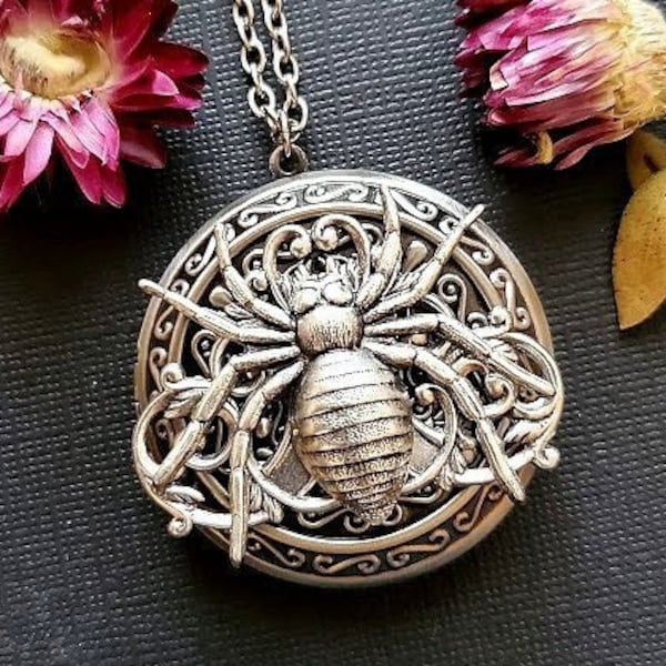 Gothic Locket - Etsy