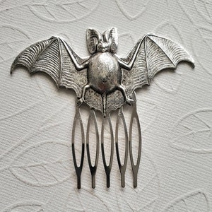 Silver Bat Haircomb | Gothic Hair Accessories | Spooky Hair Styles ...