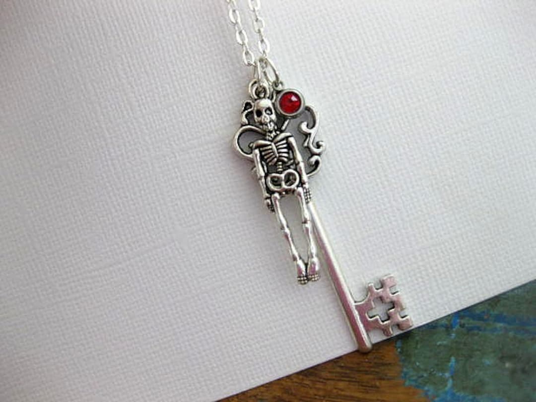 Skeleton Key Necklace Red ~ Skeleton Necklace ~ Halloween ~ Gothic - Etsy