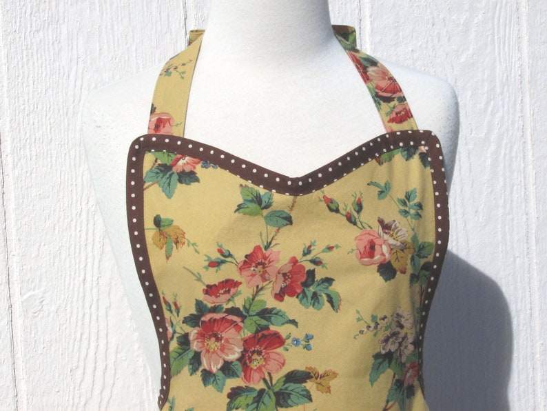 Vintage Roses Apron With Ties, Pocket and Brown White Polka Dot Trim ...