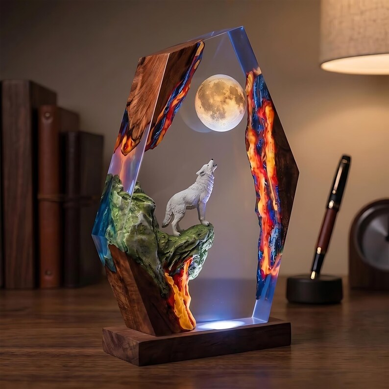 Aurora Wolf Moon Resin Lamp, Handmade Northern Lights Night Light ...