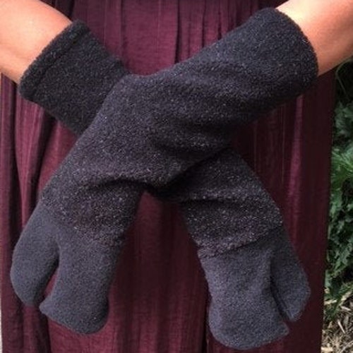 BLACK SHEEP HOOVES Lamb or Goat Gloves Nubby Fleece in Adult - Etsy