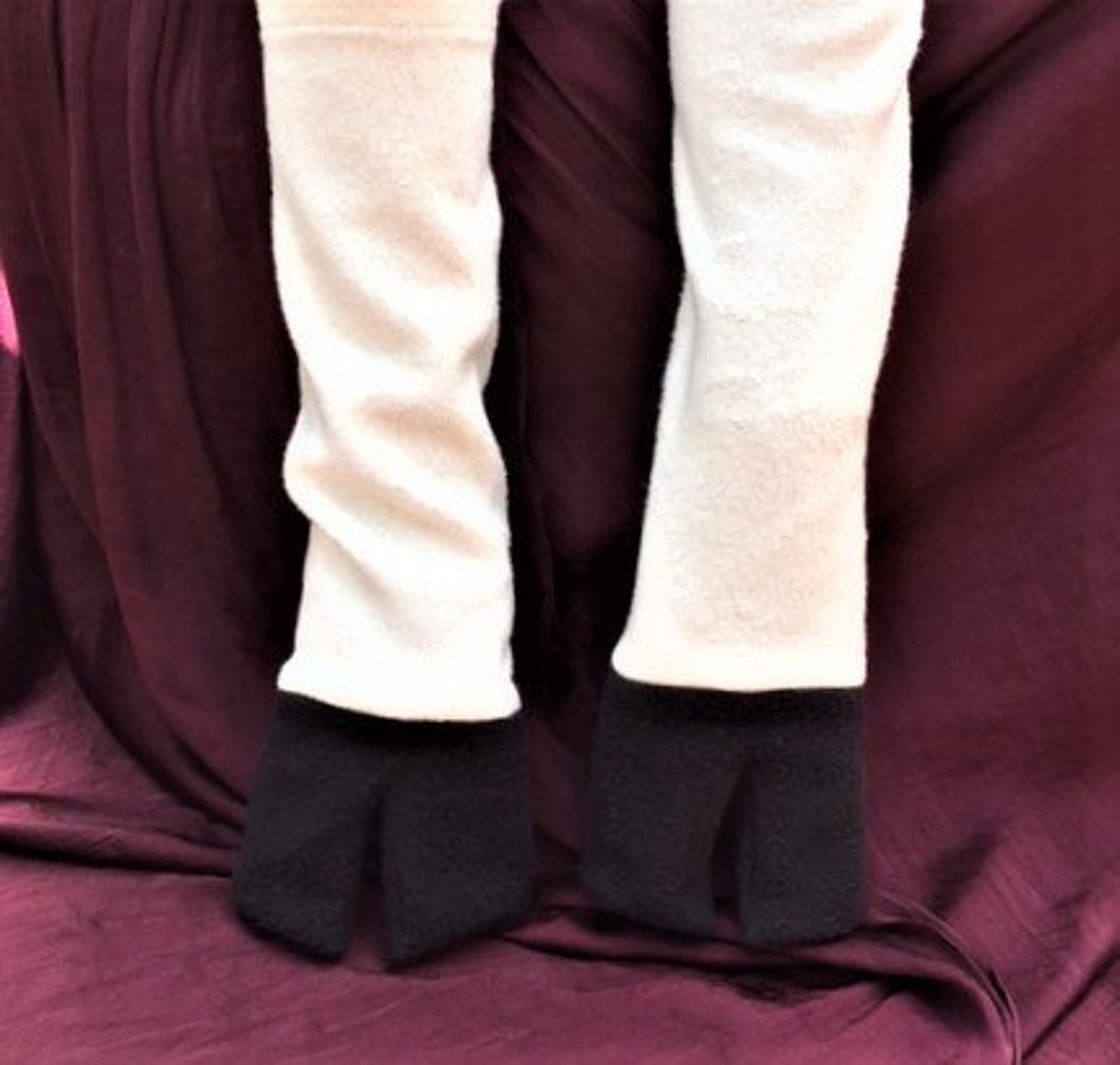 SHEEP HOOVES LAMB or Goat Gloves Ivory Nubby Knit With Black | Etsy