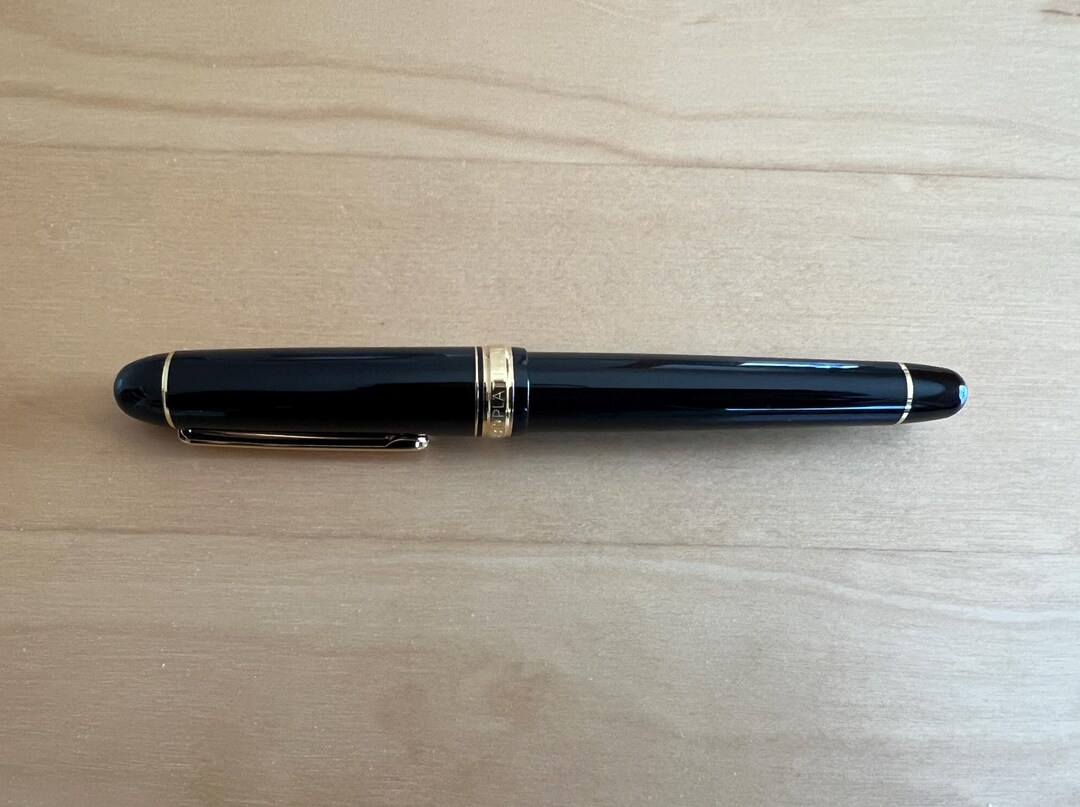 Gently Used Platinum 3776 Fountain Pen ~ Black and Gold ~ UEF Nib ...