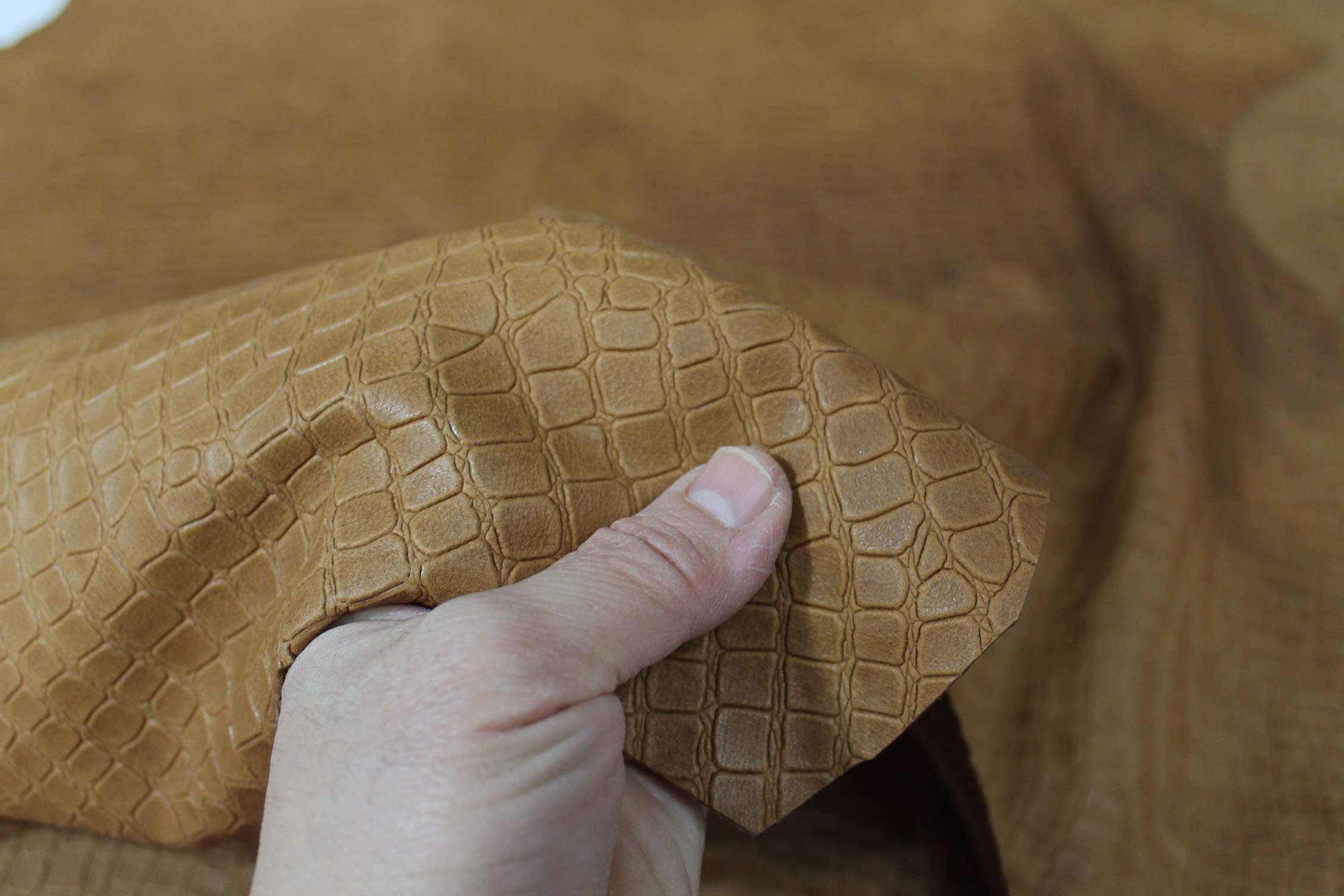 NATURAL TAN BROWN Crocodile embossed textured vegetable tanned Italian ...