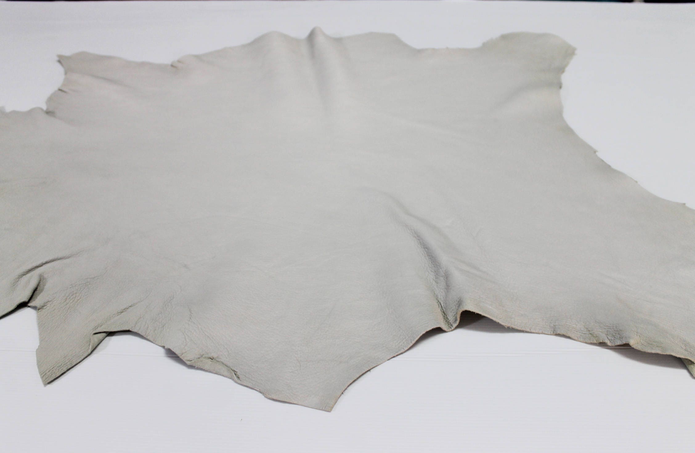 OFF WHITE pebble grainy vegetable tan thick Italian genuine lambskin ...