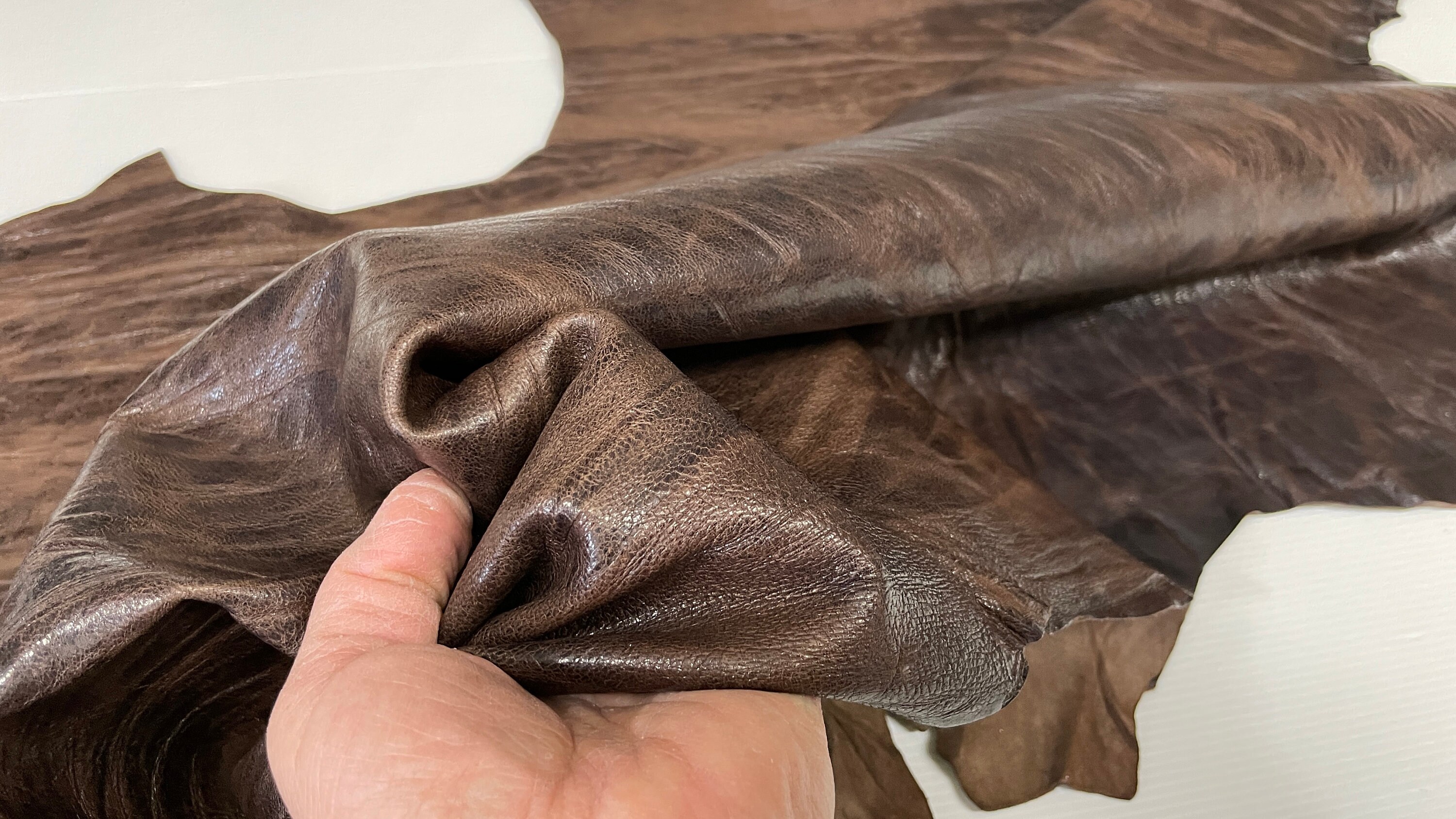 DARK BROWN ANTIQUED rustic wrinkled textured vegetable tan Italian ...