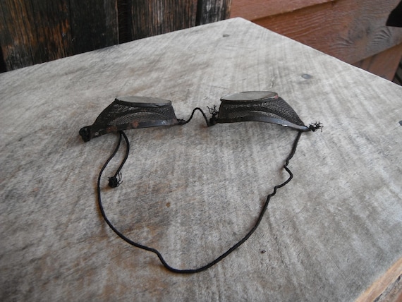 Antique Civil War Mesh Artillery Safety Goggles - Mil… - Gem
