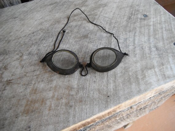 Antique Civil War Mesh Artillery Safety Goggles - Mil… - Gem