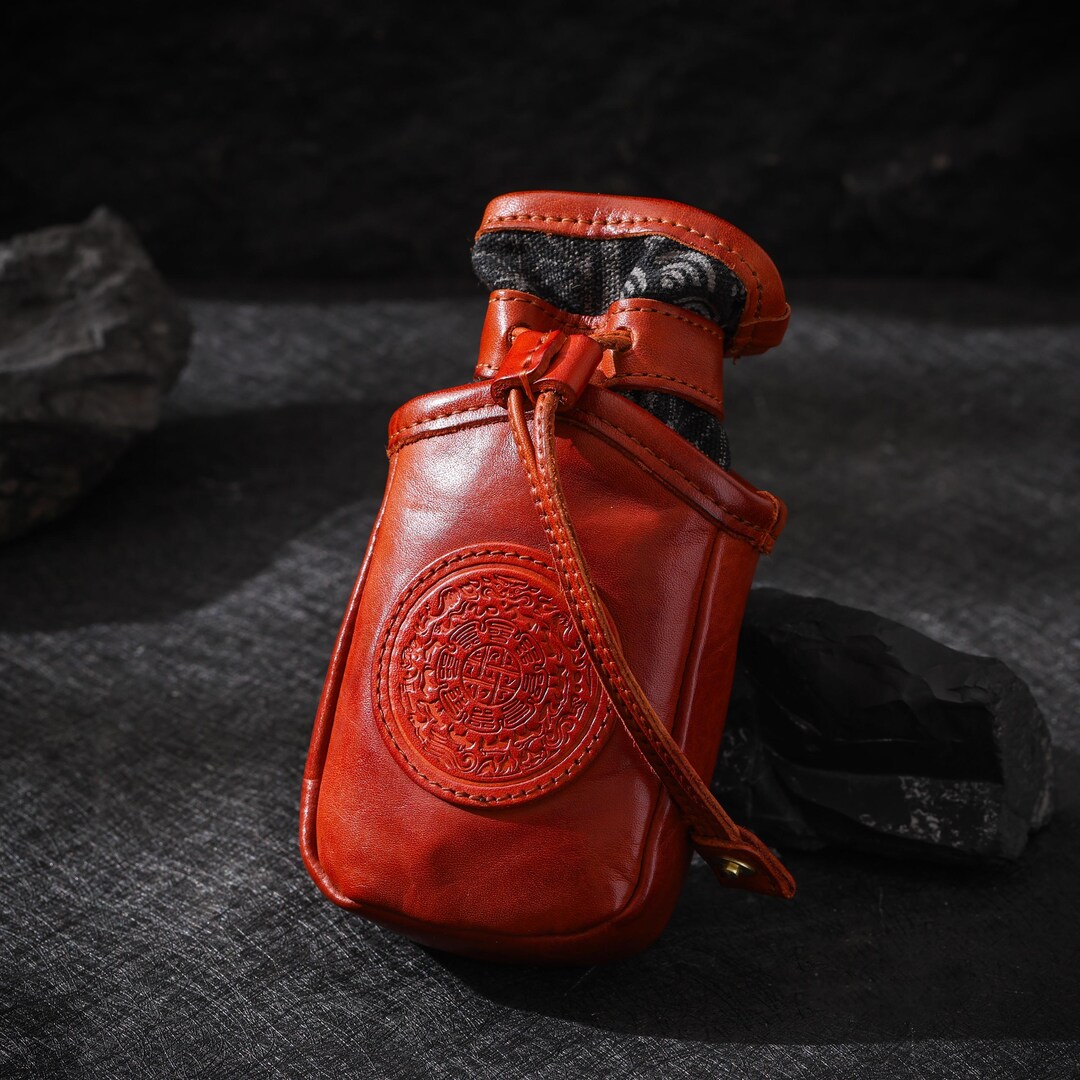 AURA DEER Tibetan Veg-tan Leather Pouch Nine-palace Bagua Diagram ...