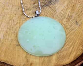 Moon glow necklace | Etsy