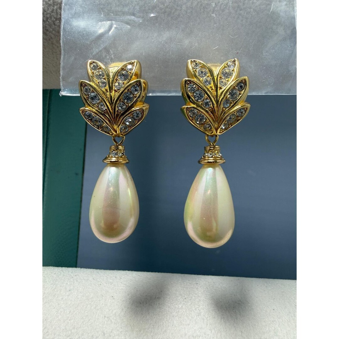 Vintage Dior Signed Gold-tone Leaf Teardrop Pearl Clip-on Earrings 80s ...