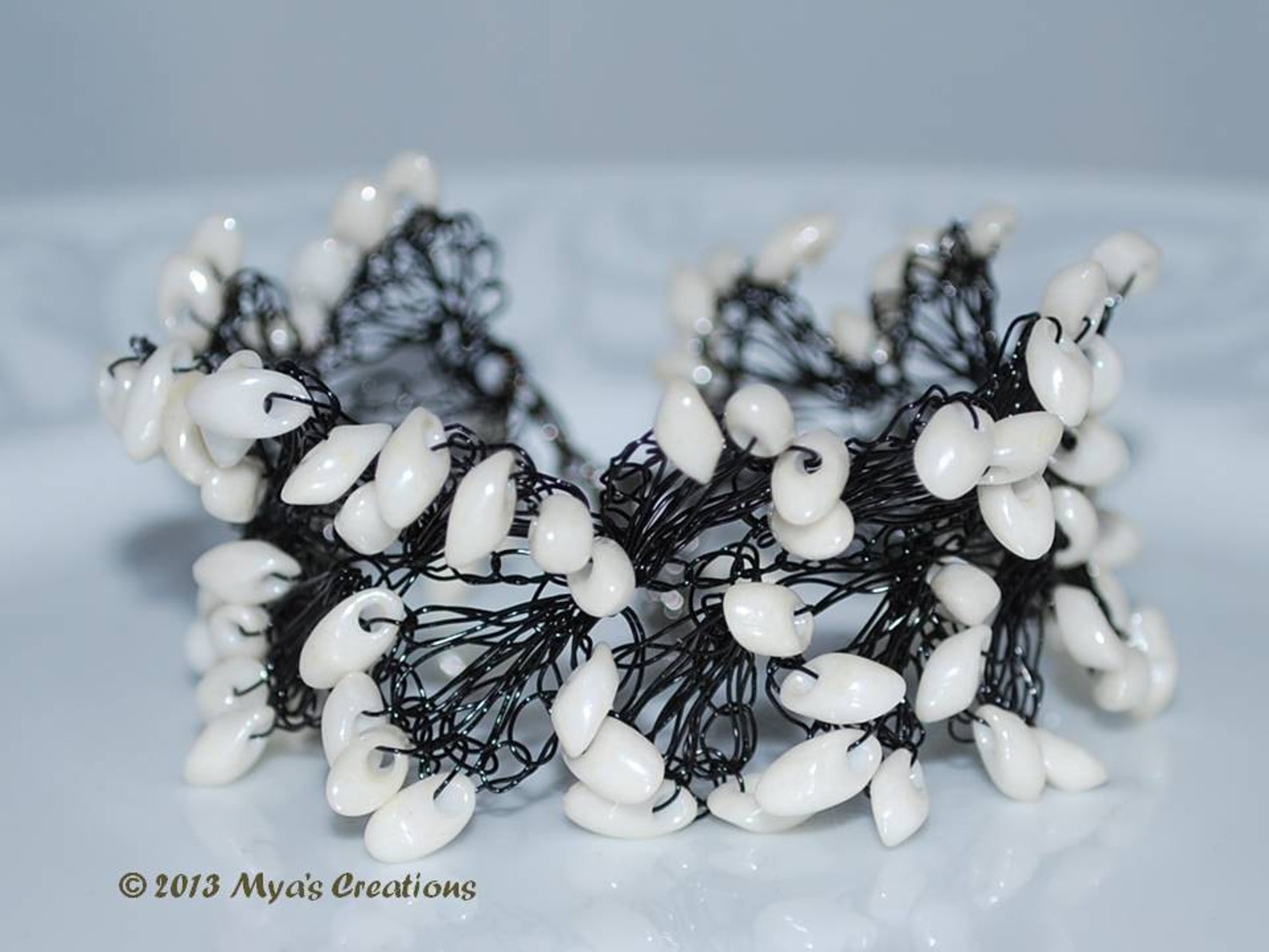 PDF Crocheted Wire Bracelet Tutorial, How to Make a Wavy Crocheted Wire ...