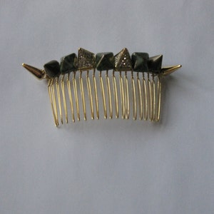 Green Pyramid Gold Crystal Metal Spike Comb, for Weddings, Parties ...