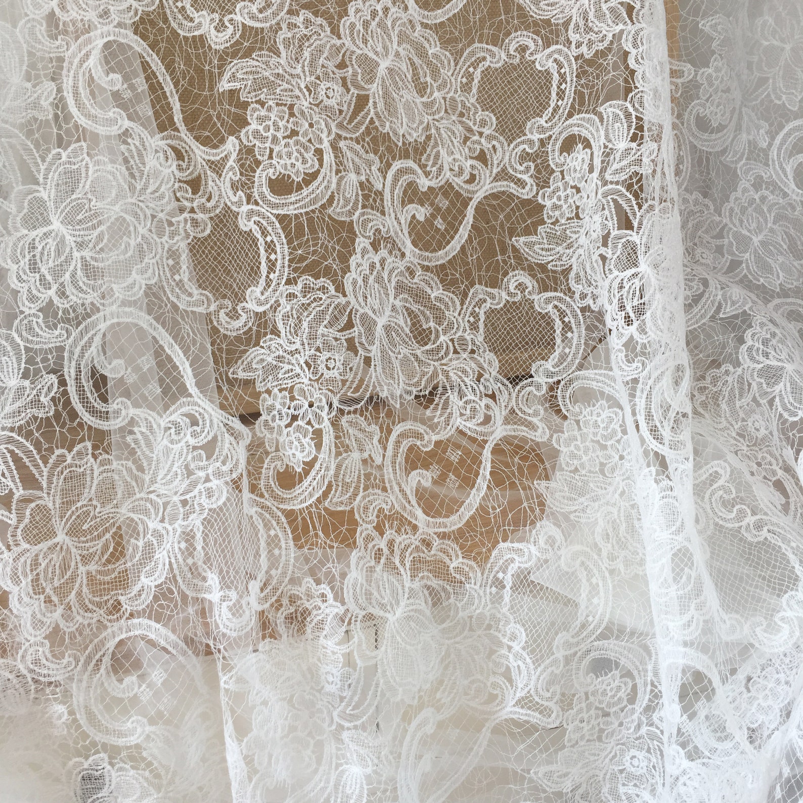 1 Yard Exquisite Alencon Lace Fabric With Circles in Warm White Red ...