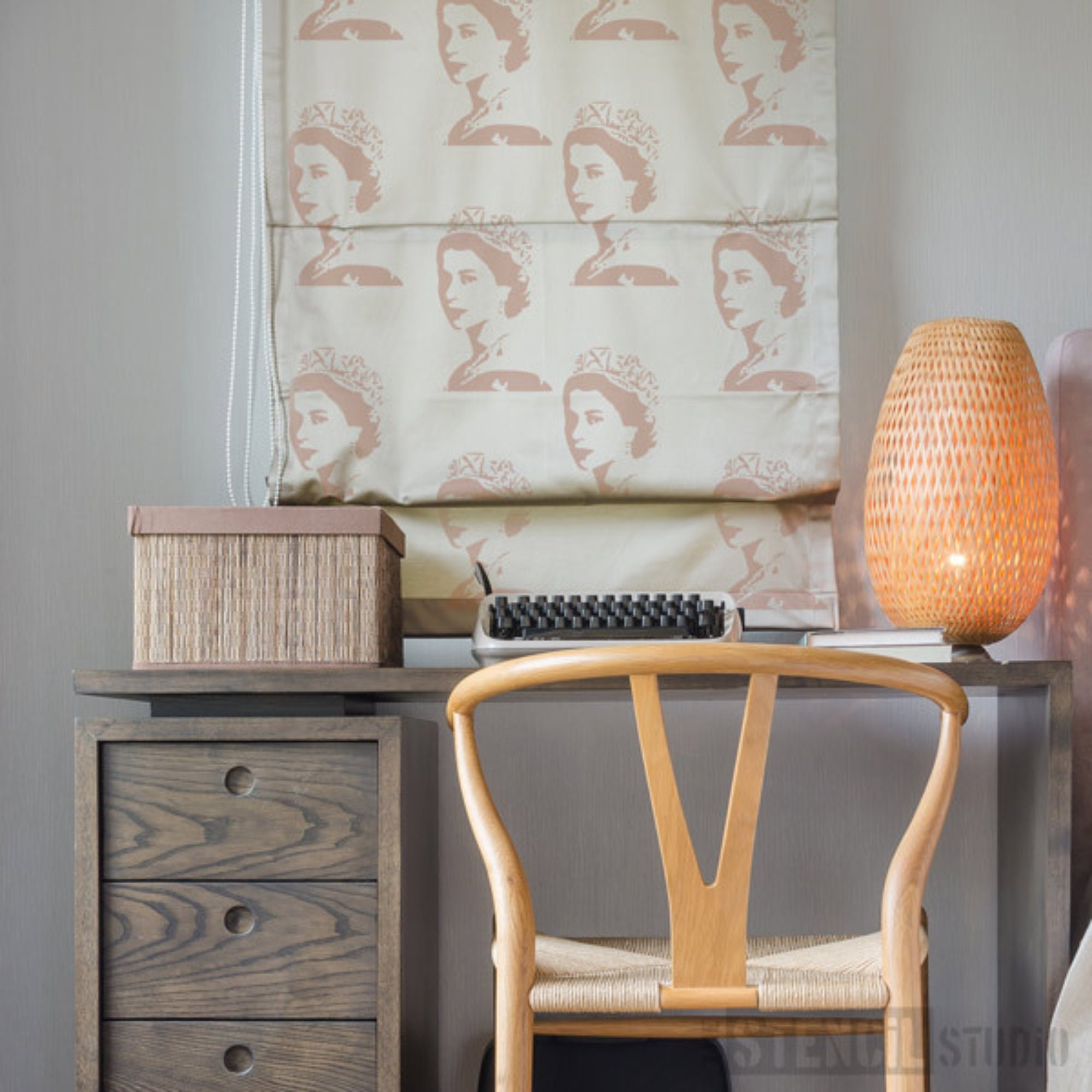 Young Queen Stencil Remembering Queen Elizabeth II 1926 - Etsy UK