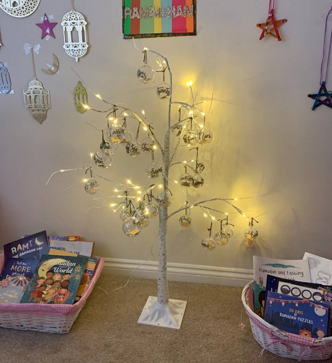 ISLAMIC ART: Ramadan Advent Tree With Decorative Hanging Baubles Hadith ...