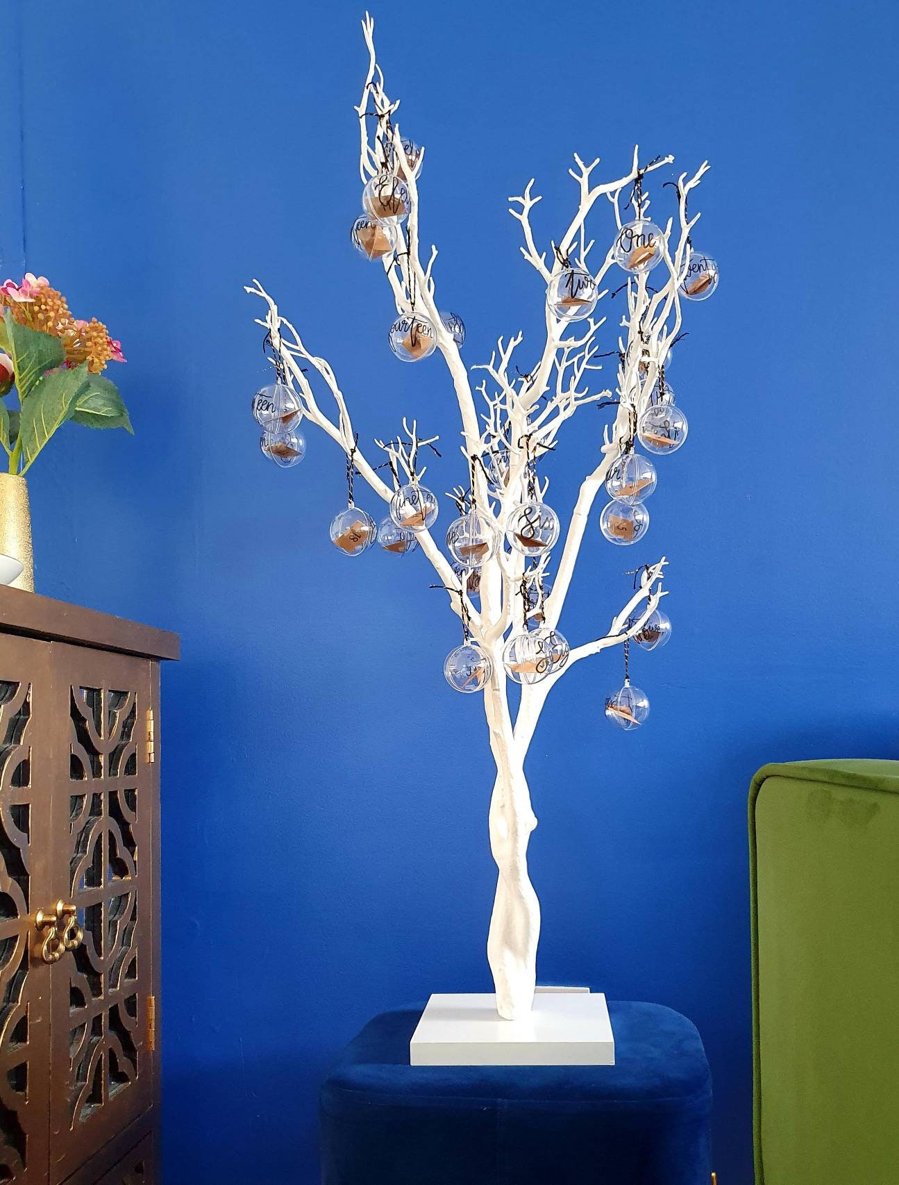 ISLAMIC ART: Ramadan Advent Tree With Decorative Hanging Baubles ...