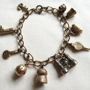 Victorian Rolled Gold Charm Bracelet and 10 Charms Etched Decoration 8 ...