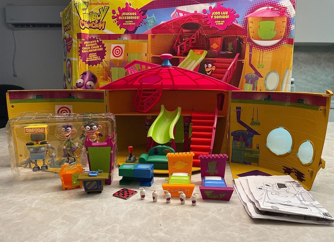 Nickelodeon Fanboy & Chum Chum FANLAIR Playset With Figures Accessories ...