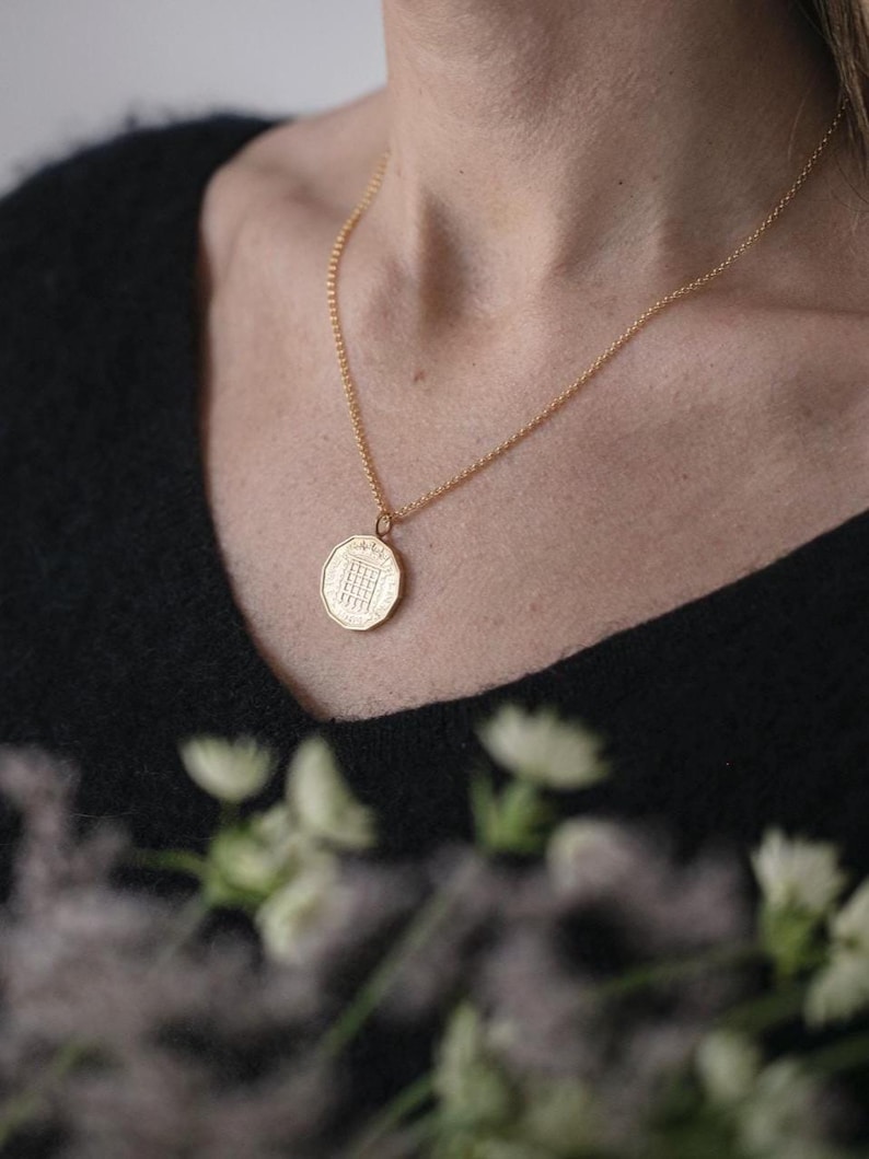 Queen Elizabeth British 22k Gold Plated Lucky Coin Pendant and Gold ...