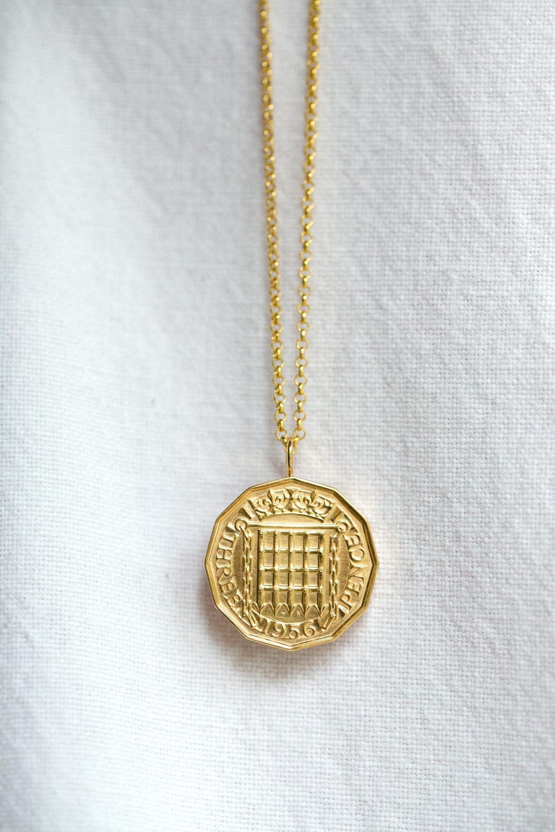 Queen Elizabeth British 22k Gold Plated Lucky Coin Pendant and Gold ...