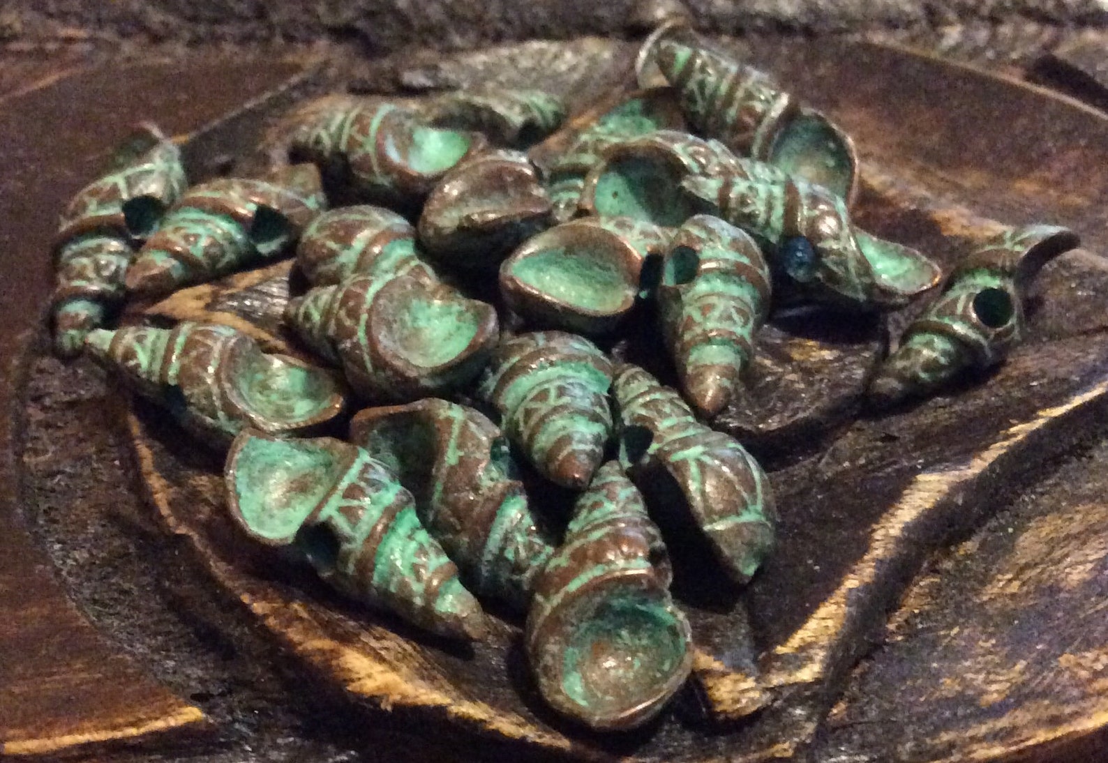 Mykonos Greek Casting Patterned Conch Shell Charm 16mm X 7mm Green ...