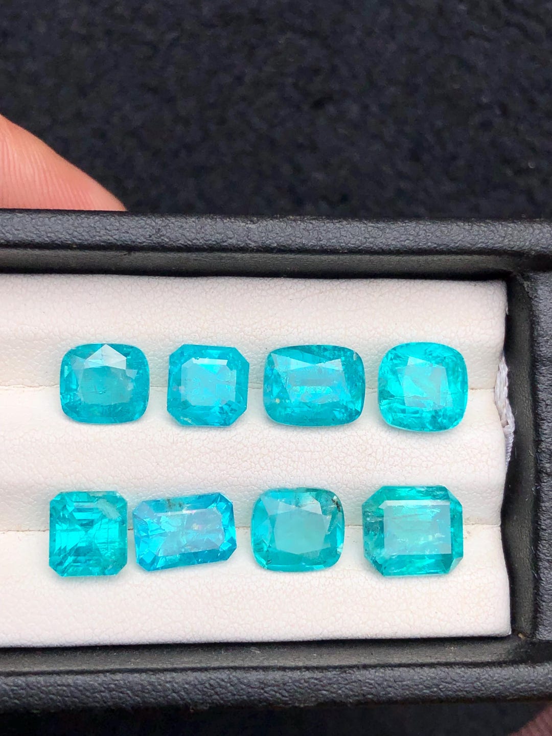 21.55 Carats Paraiba Colour Appatite.very Beautiful for Personal ...