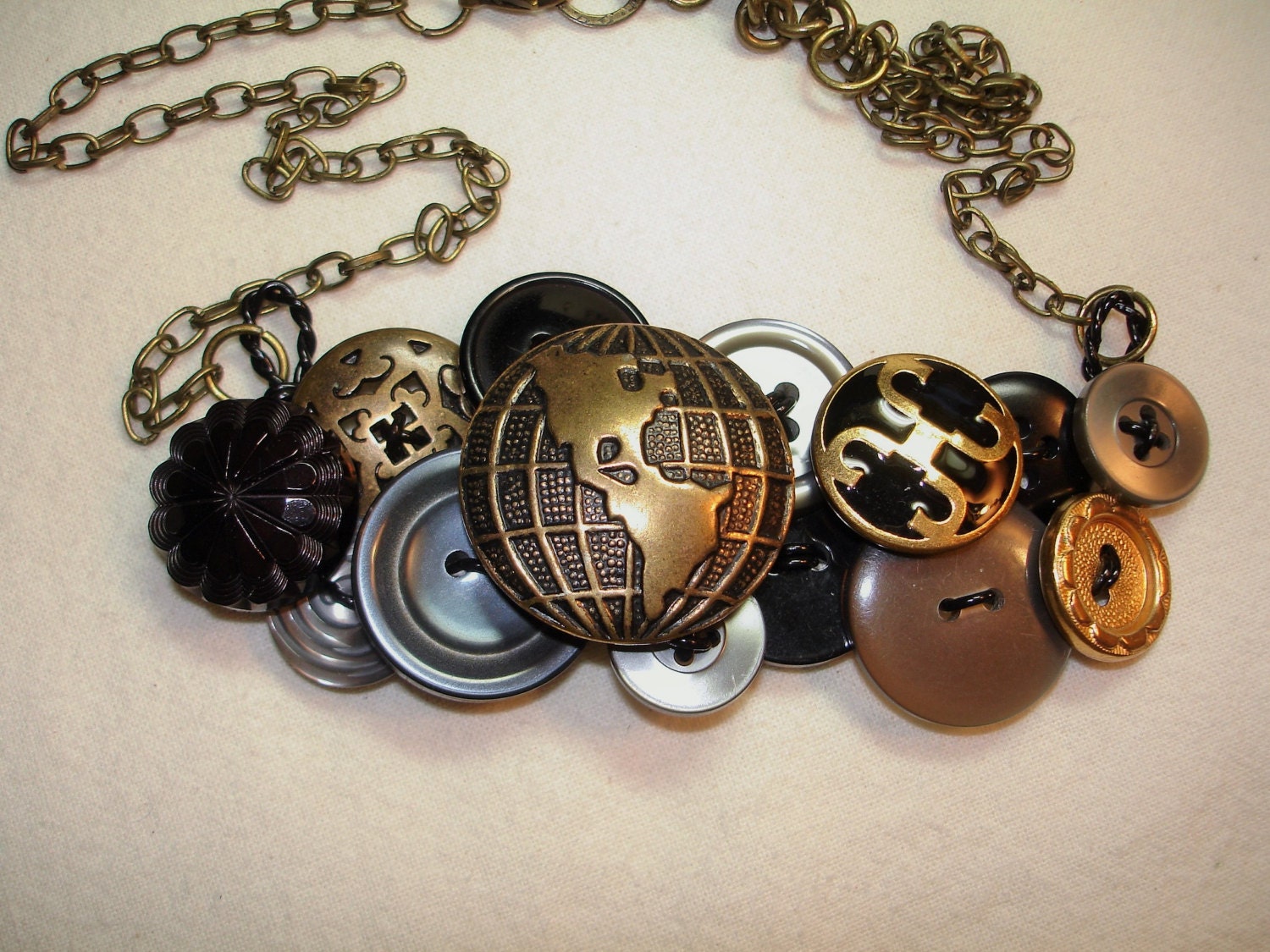Button Necklace - VINTAGE Button Jewelry - Globe Button -gold Metal ...