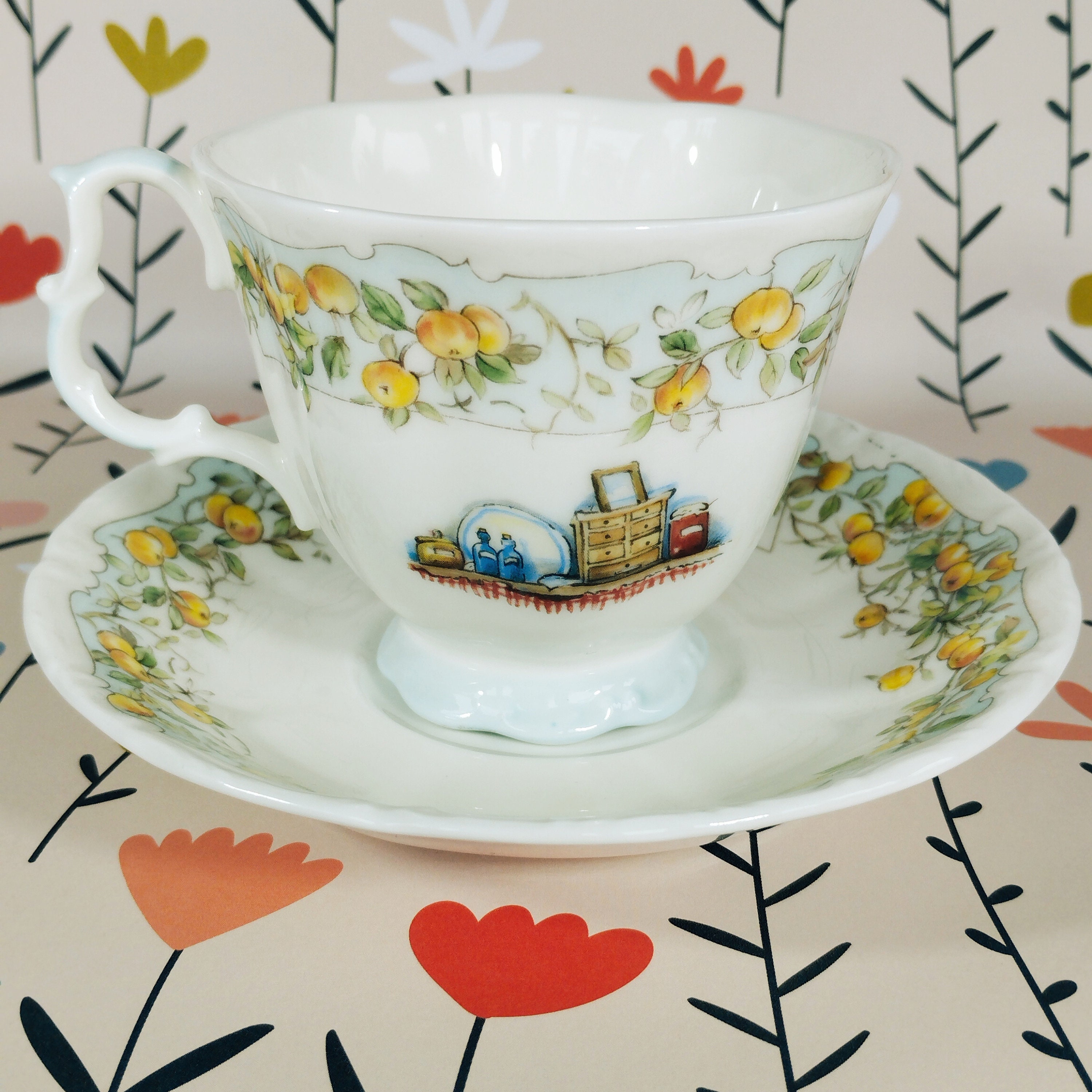 Brambly Hedge Crabapple Cottage Cup and Saucer Royal Doulton Extremely ...