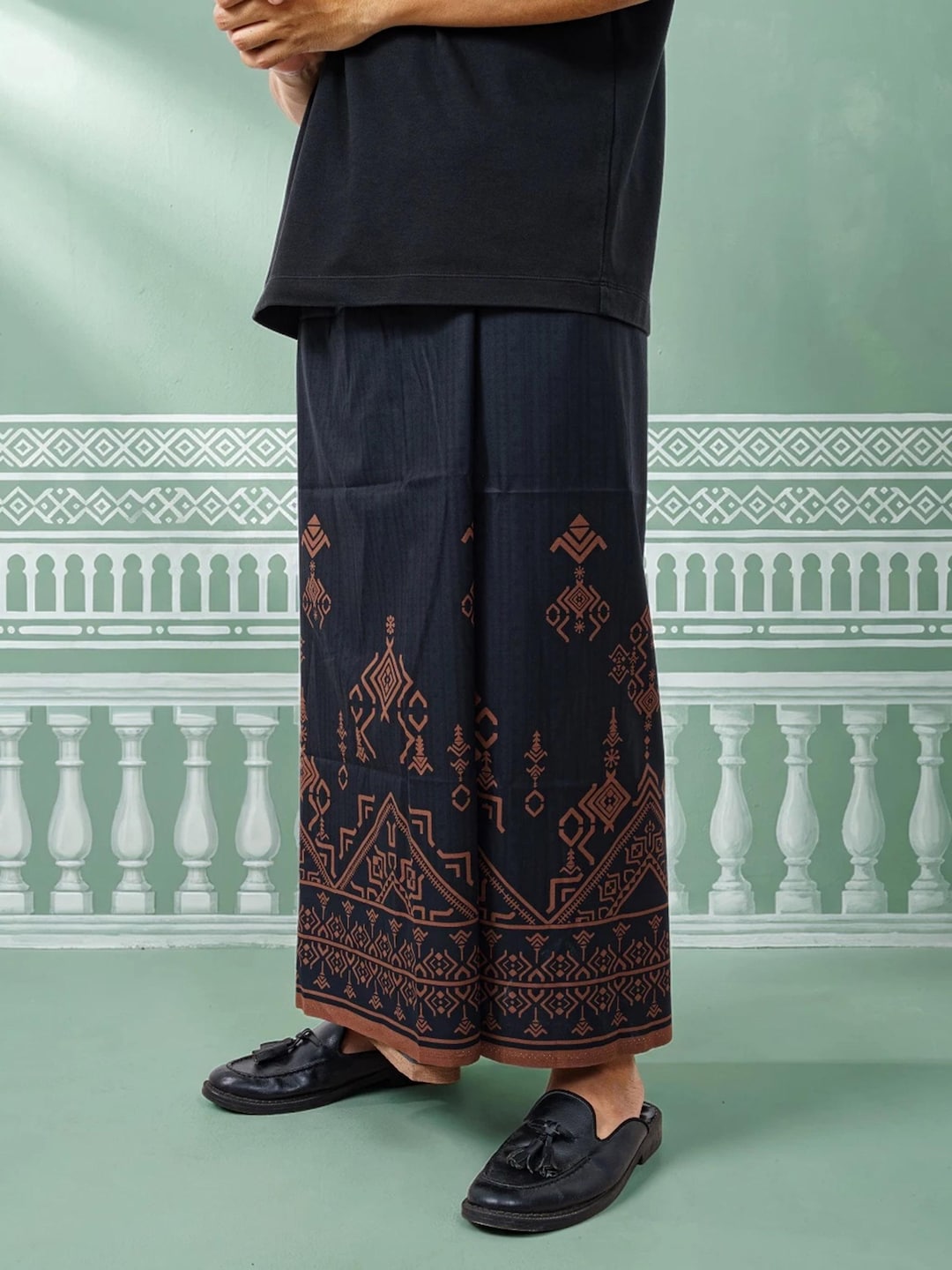 Premium Scented Batik Sarong Black Bata - Handcrafted Indonesian Cotton ...