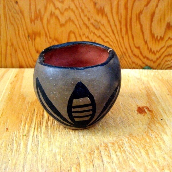 Primitive Pot - Etsy