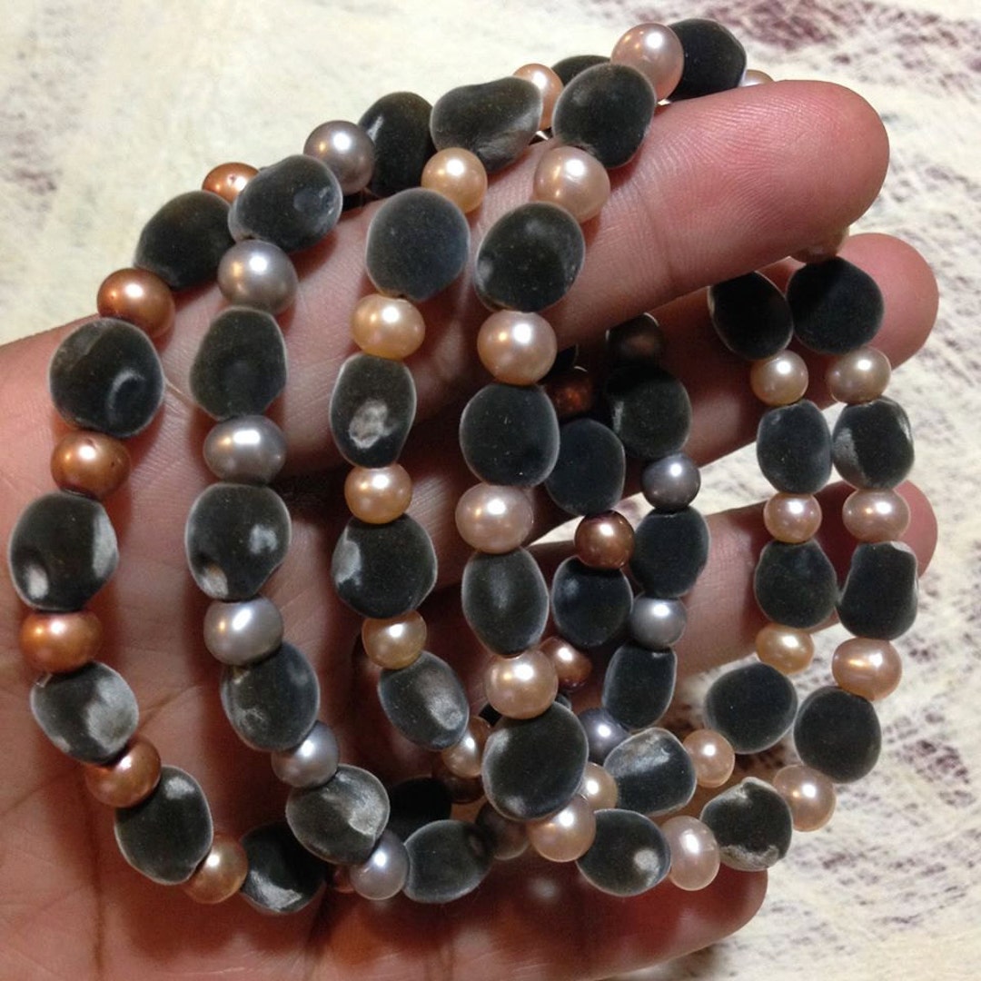 Maui Mink, Mgambo, Velvet Seed, Hua Weleweka Seed Bracelet. - Etsy