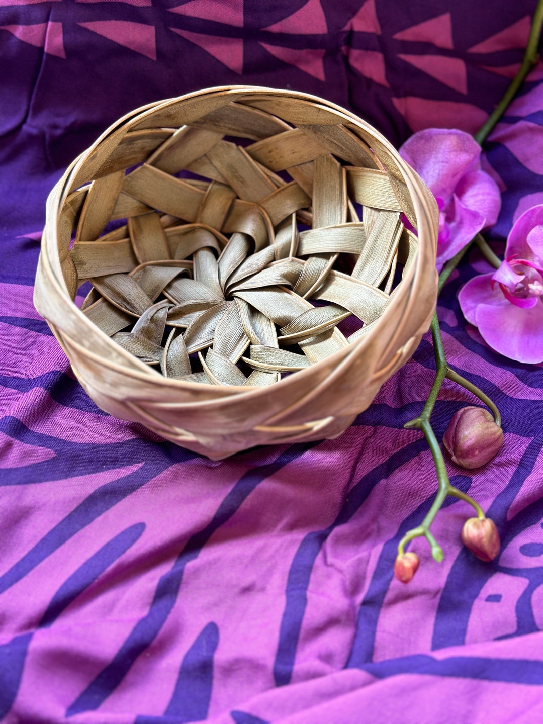 Gorgeous Handwoven Hawaiian Coco Frond Bowl • Fruit Basket • Woven Bowl ...
