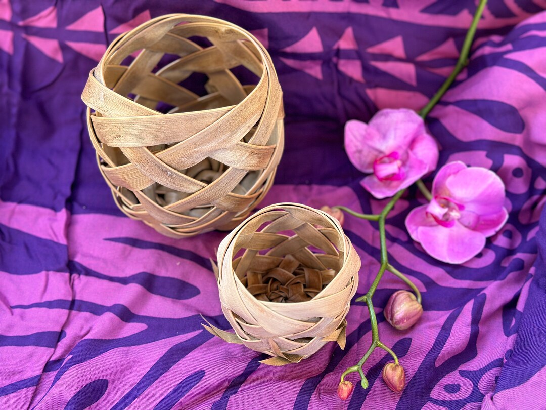 Gorgeous Handwoven Hawaiian Coco Frond Bowl • Fruit Basket • Woven Bowl ...