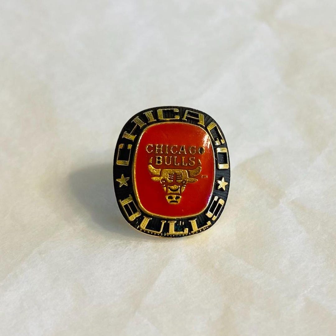 Chicago Bulls NBA Pushback Pin - Etsy