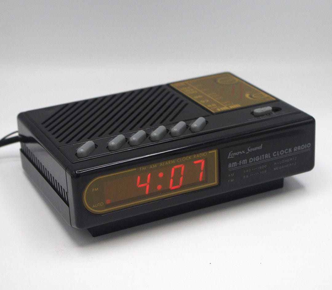 Vintage 1980s Digital Alarm Clock Radio Red LED Light Display AM/FM ...
