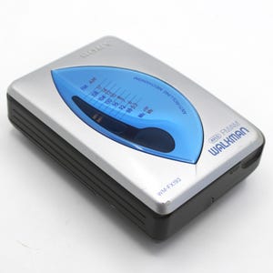 Vintage Sony Walkman Stereo Cassette Tape Player AM/FM Radio Silver and ...