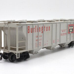 Vintage HO Scale Model Train Car Burlington Route Grain Car Transport ...