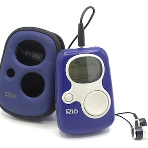 Vintage Rio MP3 Music Player Blue With Backlit LCD Display 64 MB Stereo ...