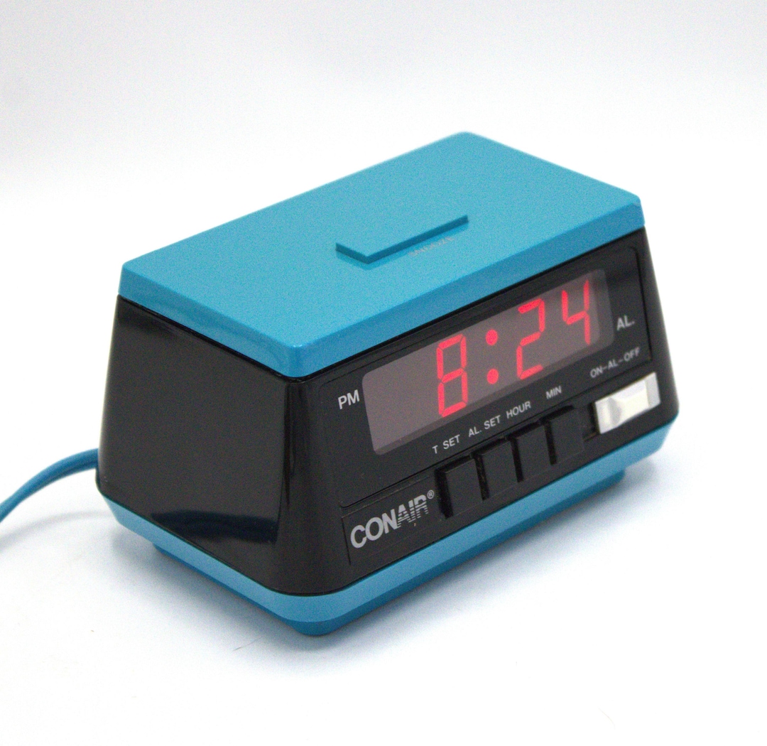 Vintage Conair Digital Alarm Clock Cool Mod Blue Red LED Lighted Time ...