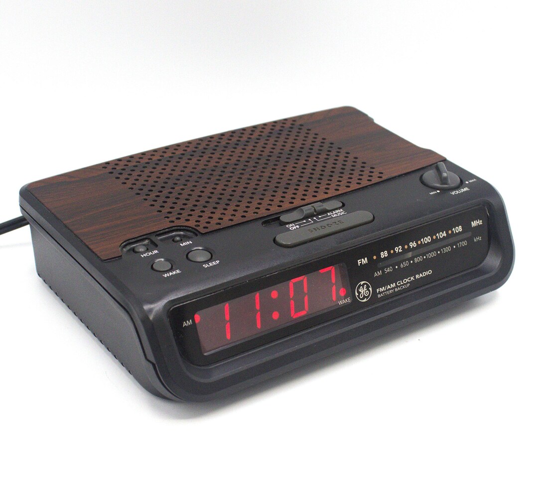 Vintage 1980s GE Digital Alarm Clock Radio Am-fm Tuner Woodgrain Black ...