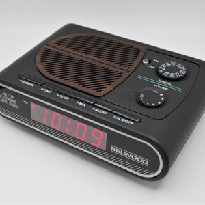 Vintage 1980s Digital Alarm Clock Radio AM/FM Tuner Red LED Lighted ...